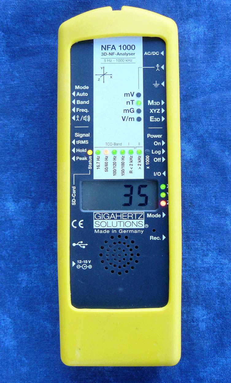 Gigahertz Messgeraet NFA 1000 Schlafplatzuntersuchung Gigahertz Messgeraet NFA 1000 Schlafplatzuntersuchung